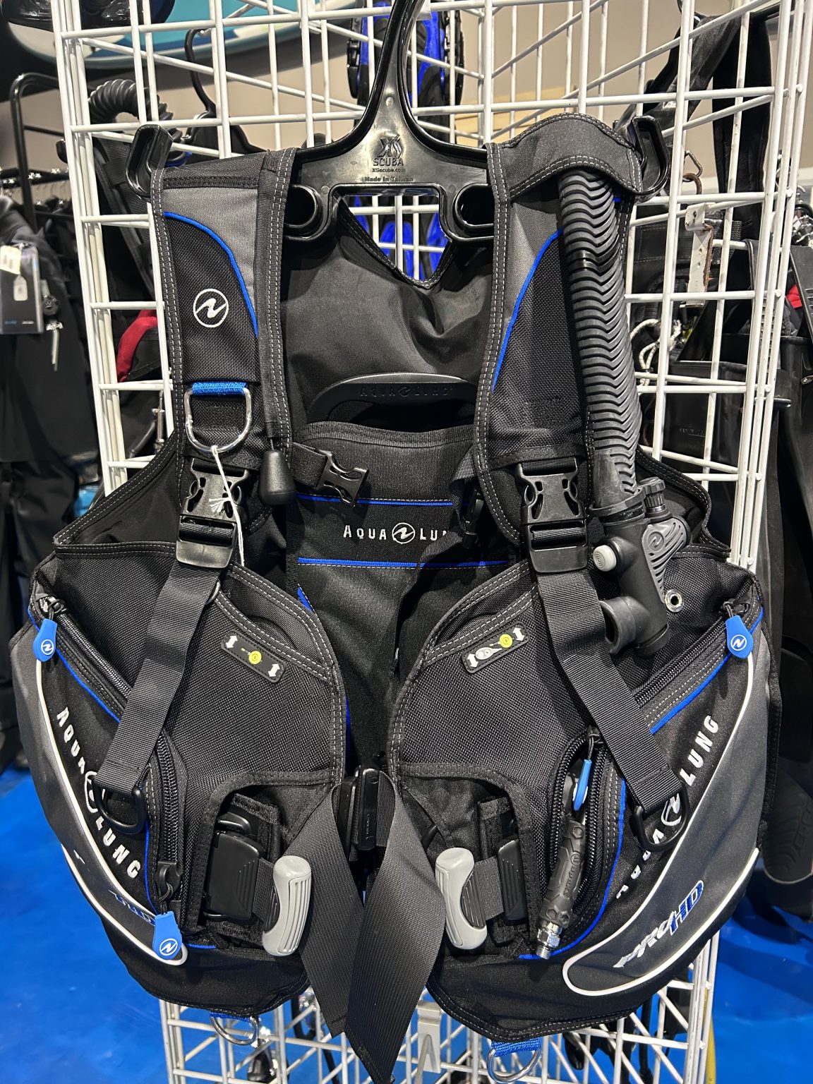 USED Aqualung Pro HD BCD Men's XL | Benthic Scuba